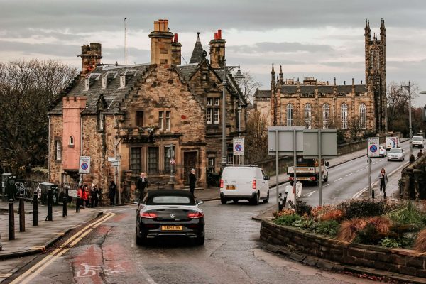 Exploring English Accents: From British To Aussie | Mondly Blog