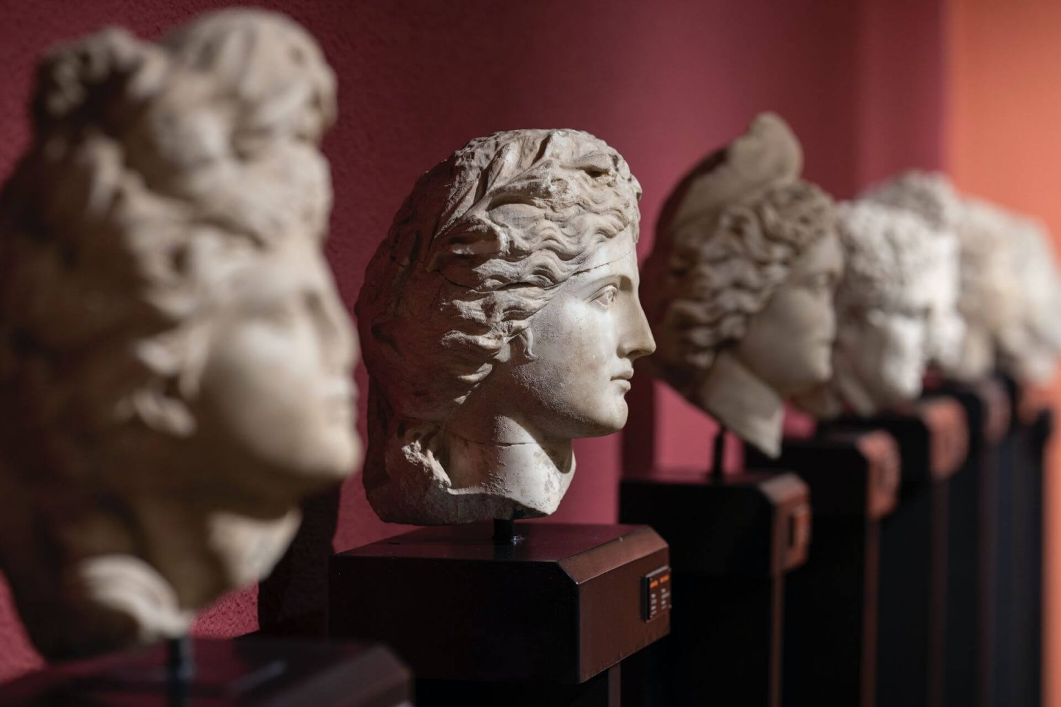 50 Famous Latin Phrases To Impress Your Friends | Mondly Blog