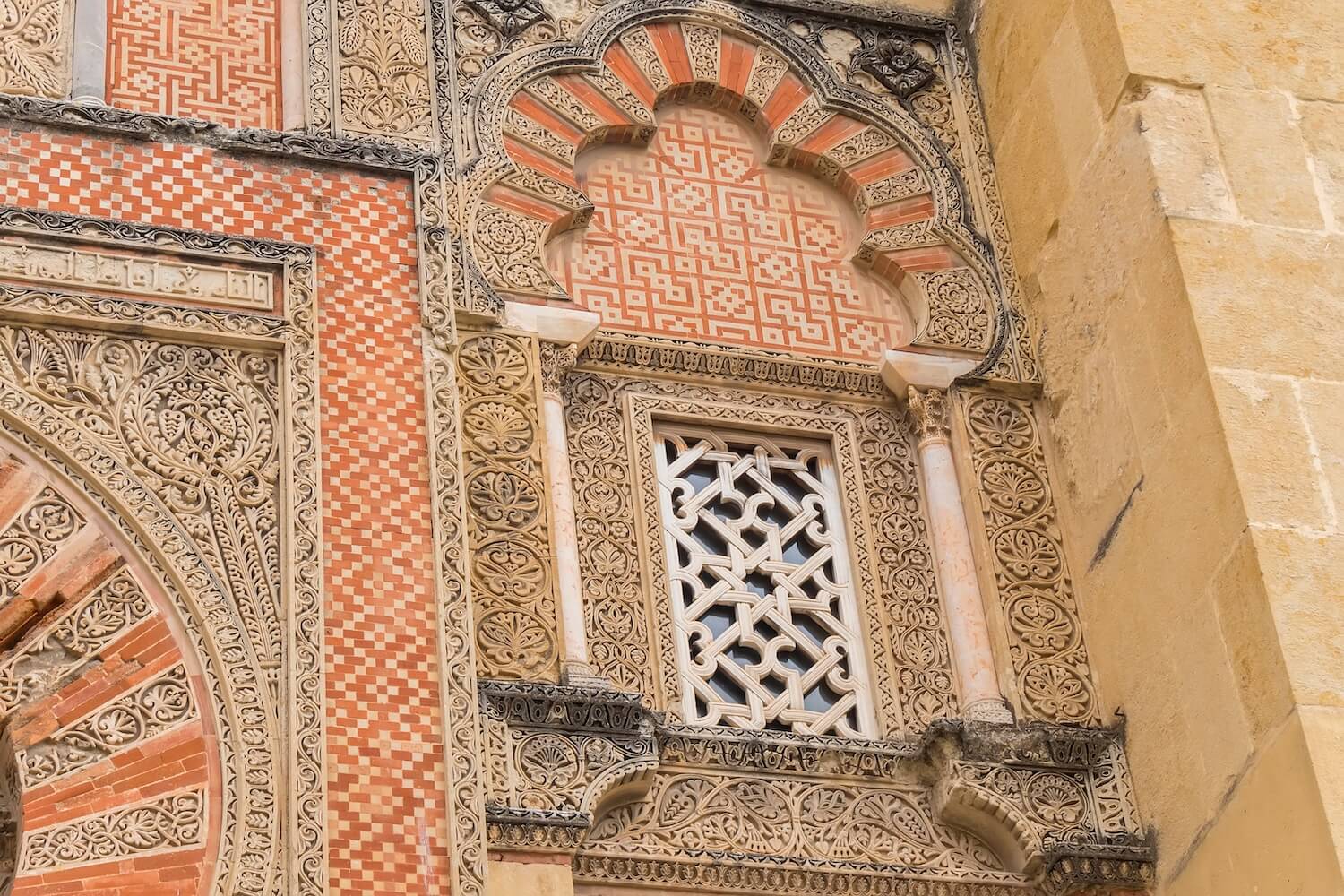 Surprising Connections Between Spanish And Arabic | Mondly Blog